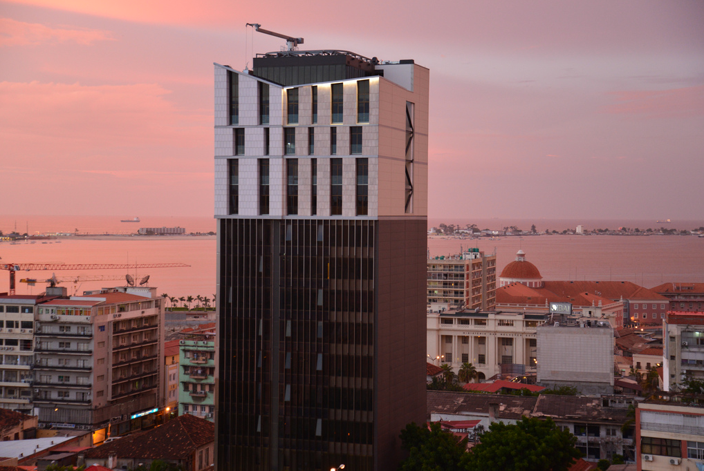 Luanda | Edifício Fénix | 16P | Concluído | Page 3 | SkyscraperCity Forum